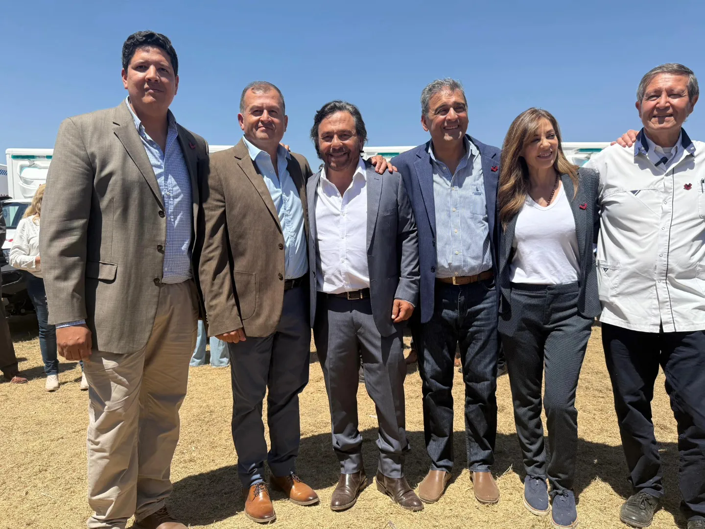 Con apoyo de Sáenz, Rojas sumó una nueva ambulancia al hospital de El ...